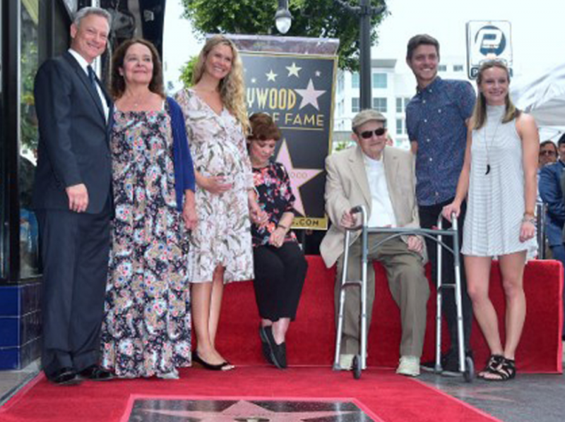 Gary Sinise Talks Fatherhood, His New Book, Grateful American & More